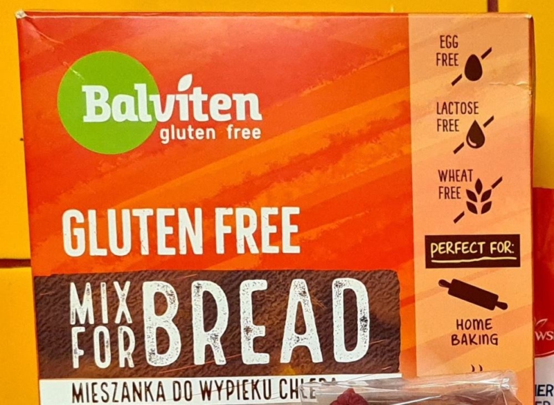 Wielkanocna baba drożdżowa z pistacjami i limonką bez glutenu